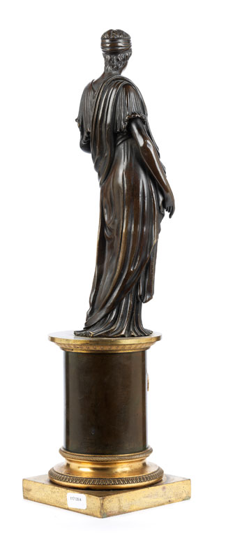 Bronzestatue einer Vestalin - Hampel Kunstauktionen